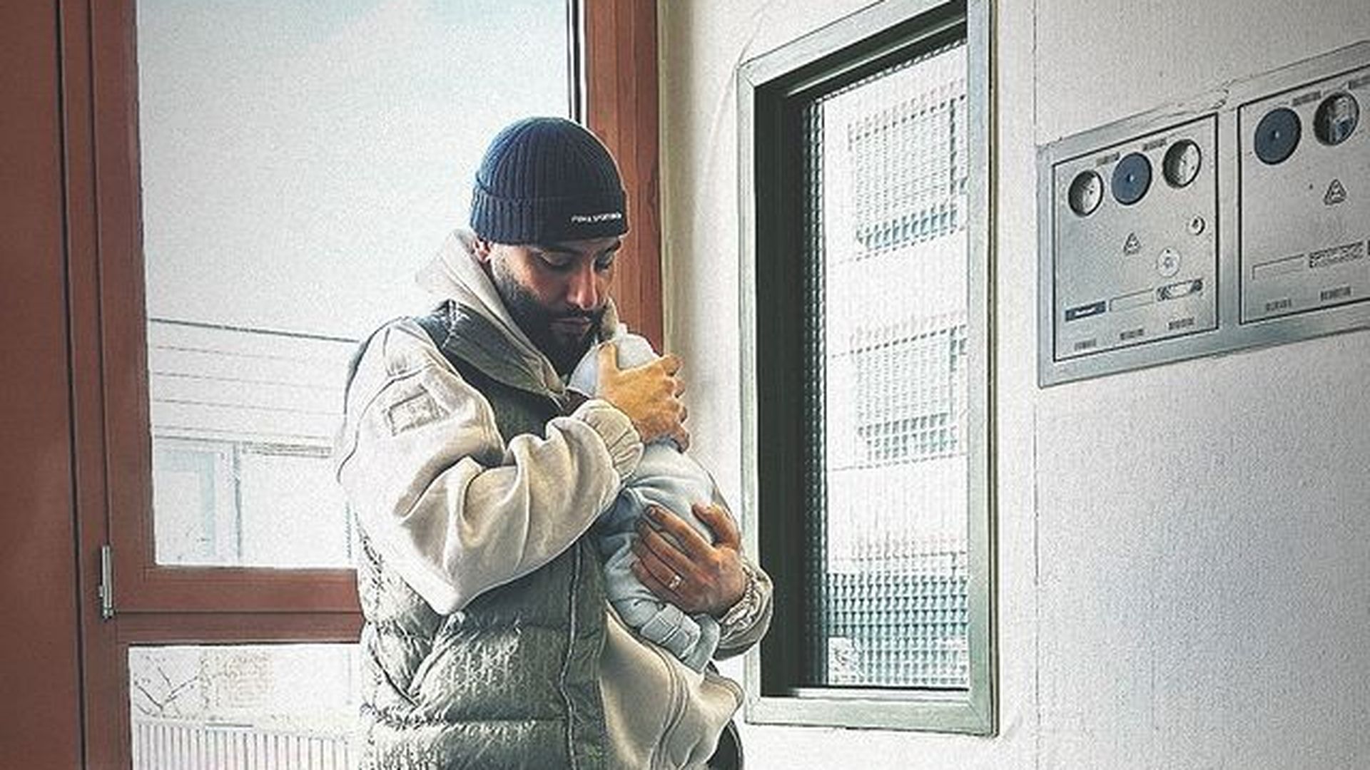 Samra ist Vater: Rapper gibt erste Einblicke in Papa-Alltag
