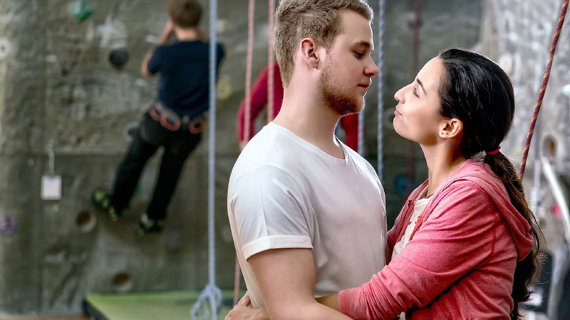 GZSZ-Love-Story: Finden Selma & Jonas hier endlich zusammen? | Promiflash.de