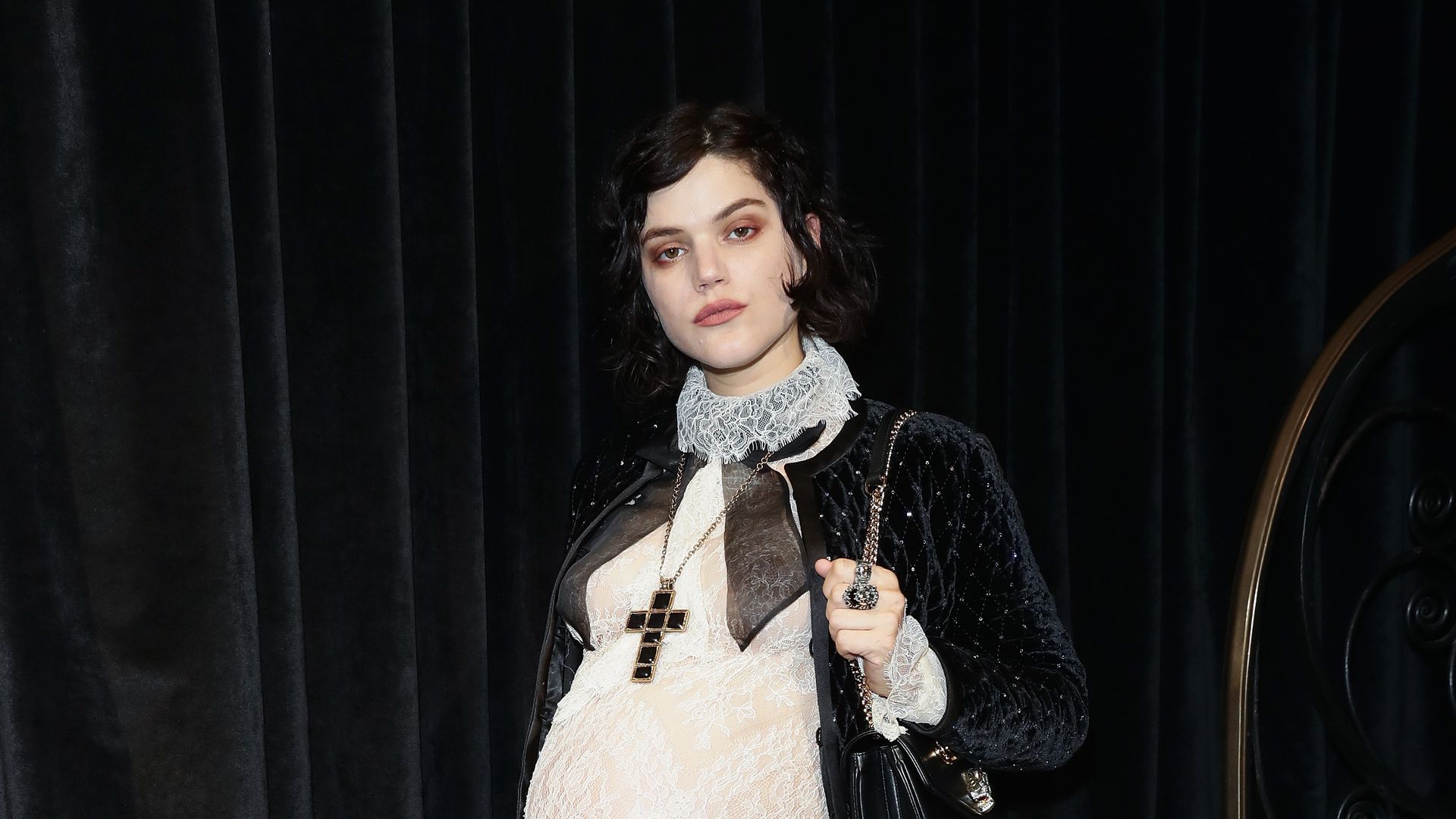 Kurz vor Geburt: Kristen Stewarts Ex SoKo ist schwanger! | Promiflash.de