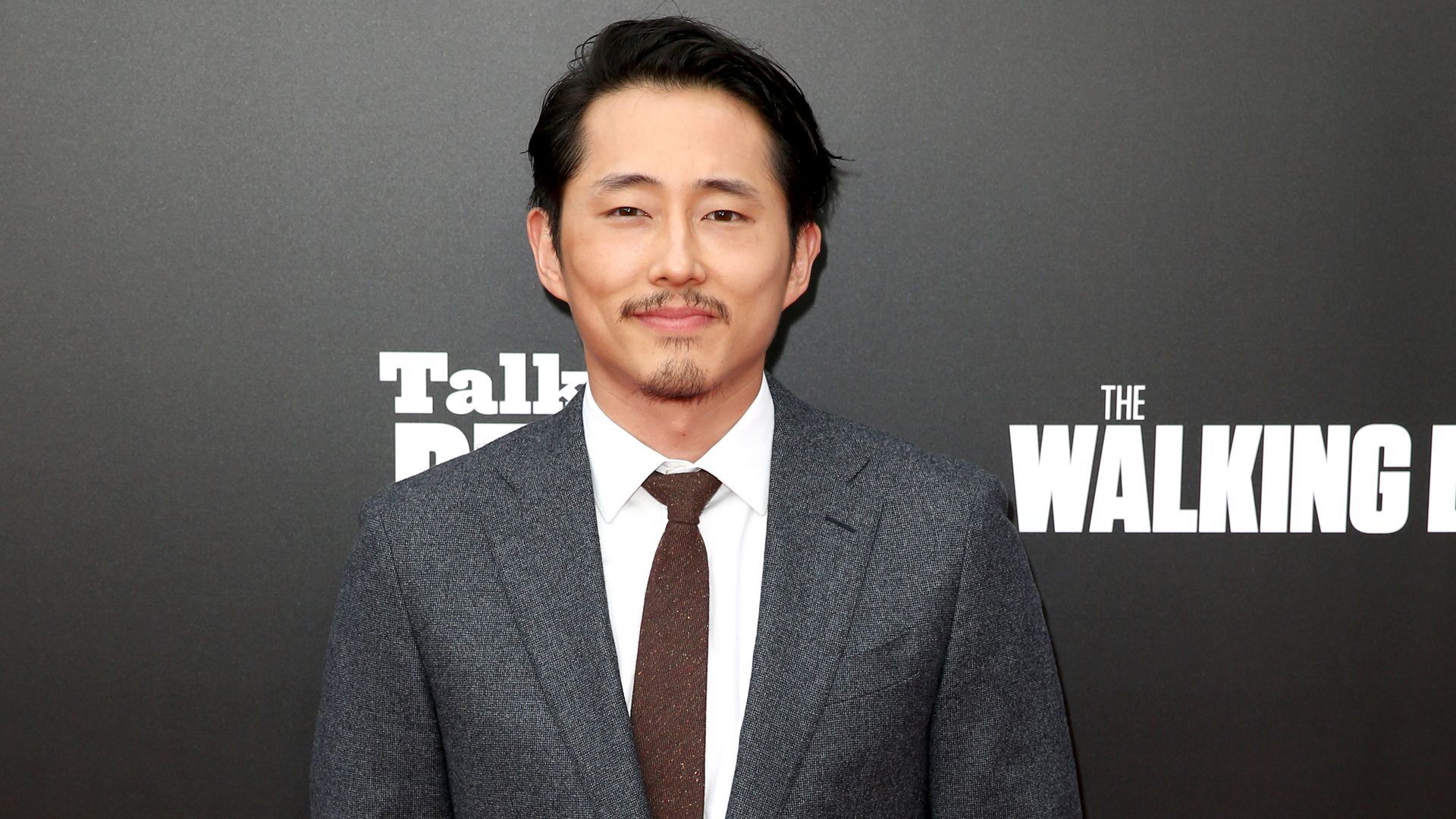 Wie süß: "TWD"-Star Steven Yeun zeigt 1. Foto seines Babys! | Promiflash.de