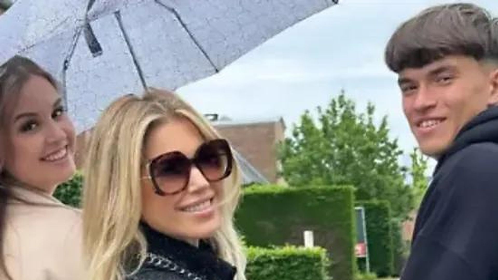Sylvie Meis strahlt mit Sohn Damian und seiner Freundin