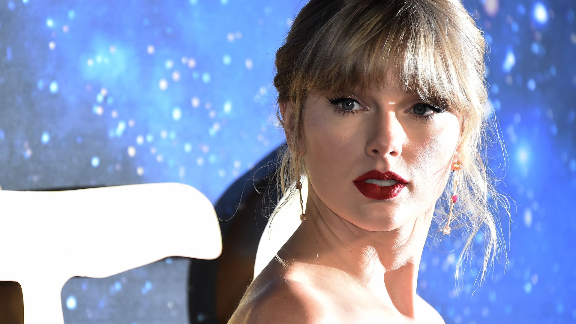 Riesenklunker an linker Hand: Ist Taylor Swift etwa verlobt?
