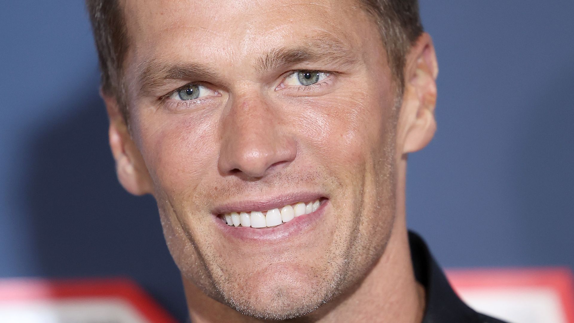 Hot! Tom Brady präsentiert beim Sport sein Mega-Sixpack!