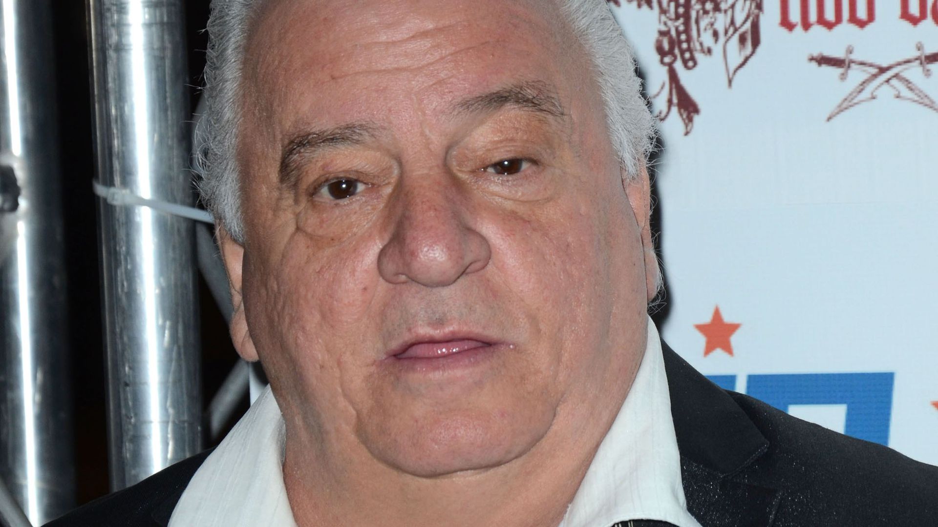 "Die Sopranos"-Star Vinny Vella ist mit 72 Jahren gestorben | Promiflash.de