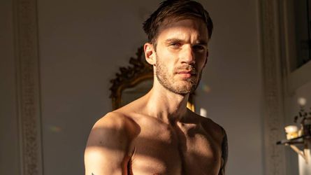 Erste Babybauchfotos: PewDiePie und seine Frau werden Eltern