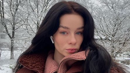 Model Zoe Saip postet intime Fotos mit ihrem Mystery Man