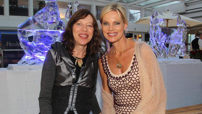 Tod mit 67: Moderatorin Nina Ruge trauert um ihre Schwester | Promiflash.de