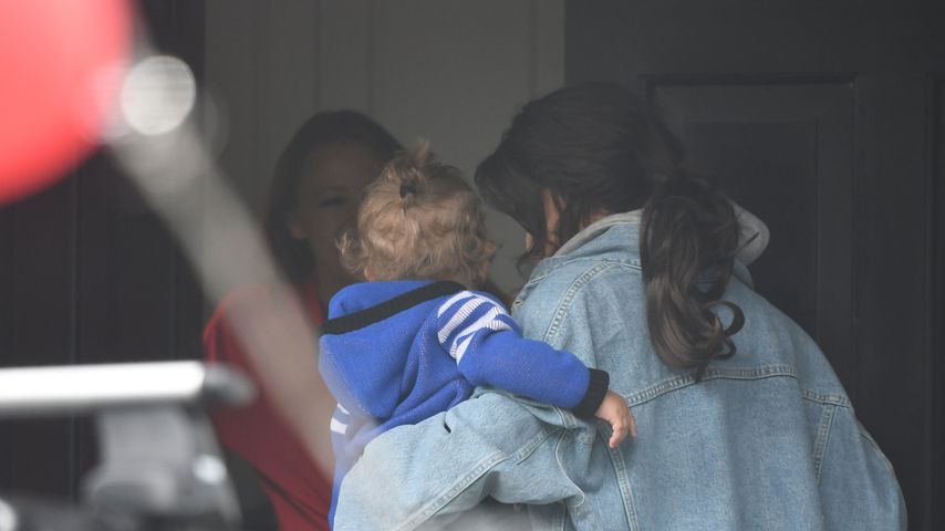 Kleiner Wuschelkopf: 1. Foto von Cheryl Cole und Sohn Bear! | Promiflash.de