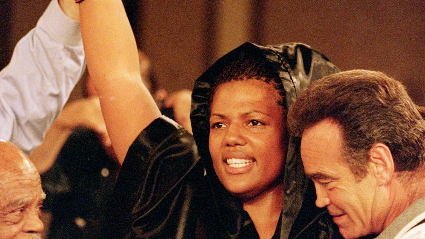 George Foremans Tochter (42) nahm sich offenbar das Leben | Promiflash.de