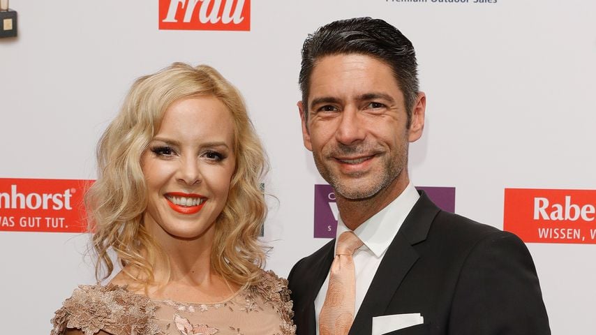 Kurz nach Geburt: Isabel Edvardsson übernimmt Tanzschule! | Promiflash.de