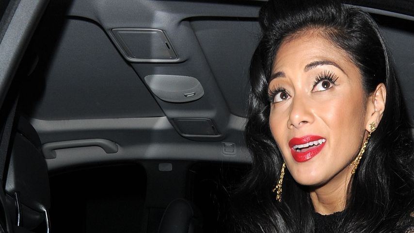 Hoppla! Slip-Blitzer bei Nicole Scherzinger | Promiflash.de
