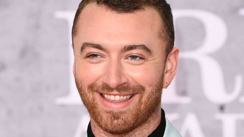 Freches Grinsen: Sam Smith verzaubert Fans mit Kindheitsbild ...