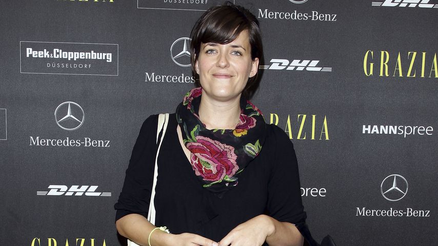 Bauch-Foto: Sarah Kuttner begrüßt ihre neue Kleidergröße | Promiflash.de